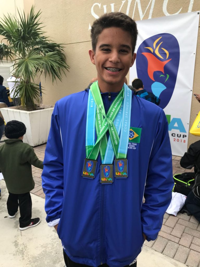 Best Swimming destaca Nadador do Mês Outlet Aquático é João Pierre ...