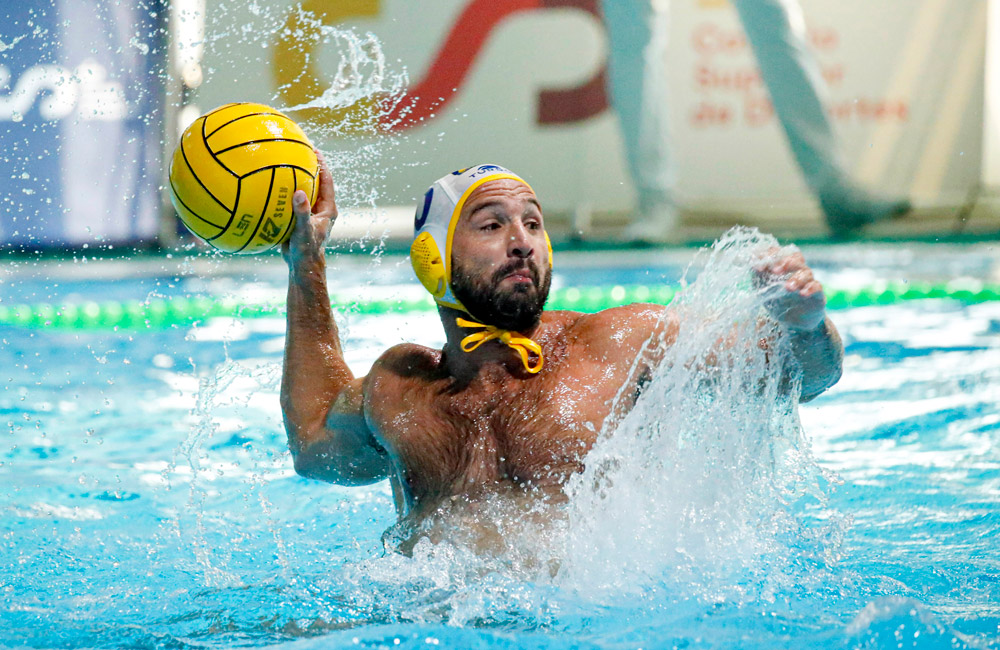 original-empire-felipe-perrone-waterpolo - Best Swimming