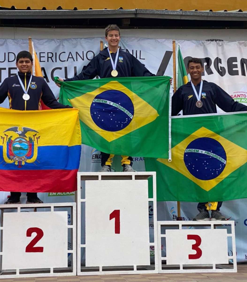 Brasil ganha 4 medalhas no primeiro dia de águas abertas do Sul ...