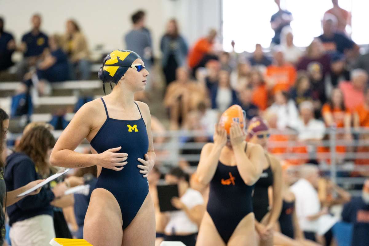 Stephanie Balduccini bate 2x recorde brasileiro de jardas dos 200 livre ...