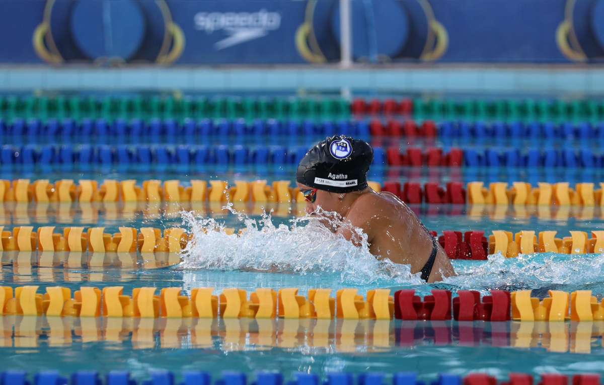 Agatha Amaral e o Recorde Brasileiro de Categoria 200m peito Juvenil II ...