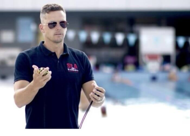 Ashley-Delaney-coaching-700x500 - Best Swimming